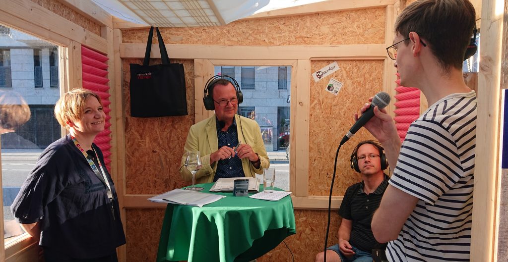 Radfahren in München Teil 2: Livesendung aus dem Offenen Parkplatz ...